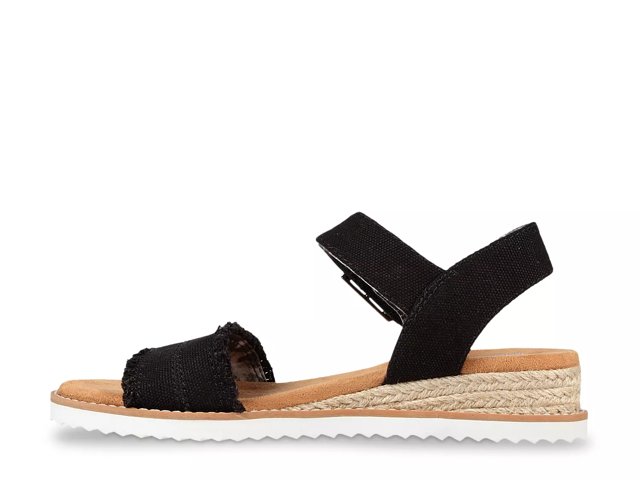 Skechers Women s Bobs Desert Kiss Adobe Princess Sandals Black 8.0