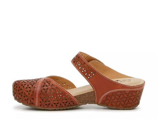 L'Artiste by Spring Step Acrobatic Clog - Free Shipping | DSW