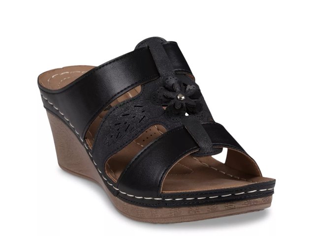 Good Choice Spring Wedge Sandal - Free Shipping | DSW