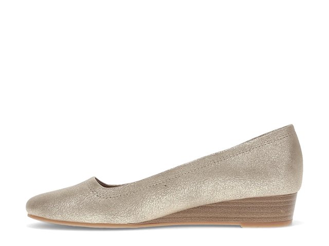 Baretraps Covette Wedge Pump - Free Shipping | DSW