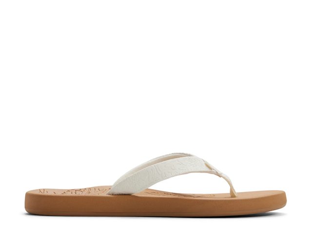Roxy Deeliah III Flip Flop - Free Shipping | DSW